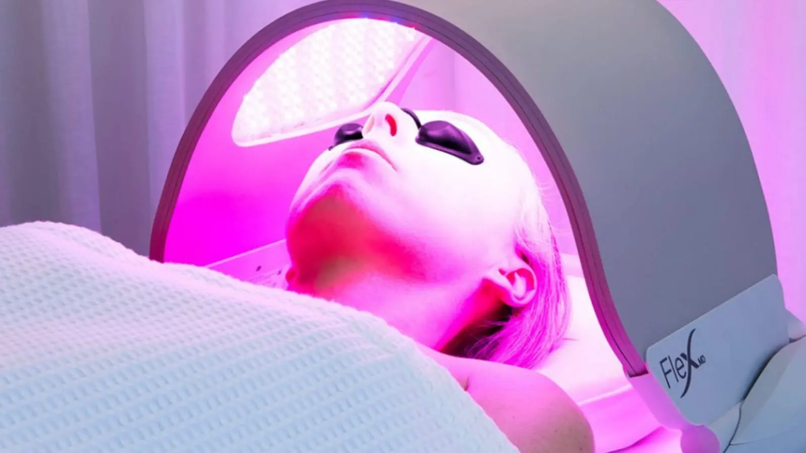 TRI-WAVE Led Light Therapy – Amax Laser Clinic